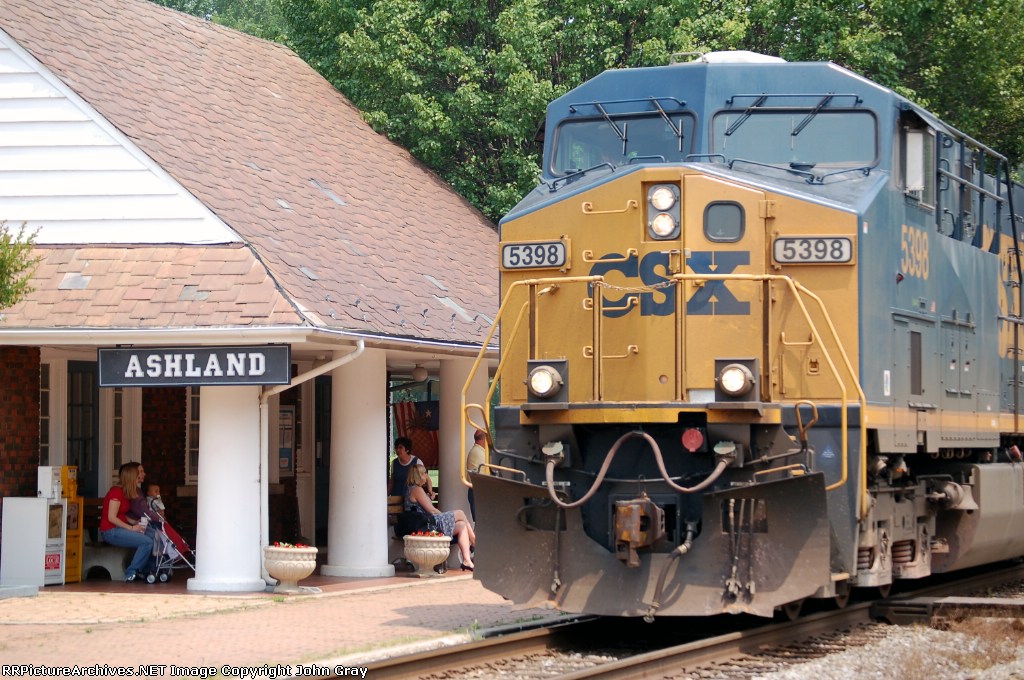 CSXT 5398(ES44DC) at the train station